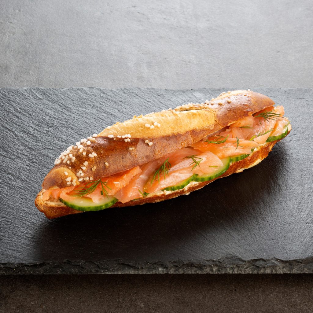 Laugenstange mit Lachs - Bonjour Munich